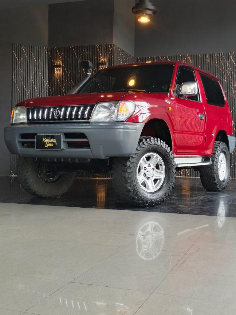 TOYOTA MERU 2005 - Keneska Lima